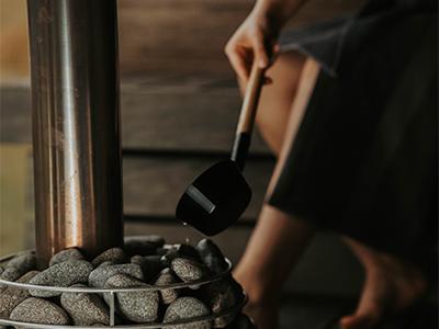 A Beginner's Guide to Sauna Bathing - Ideal Time, Temperature, and More ...